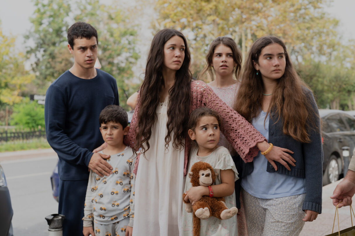 '6 of Us' - Exclusive Interviews with the Cast & Crew - Episode