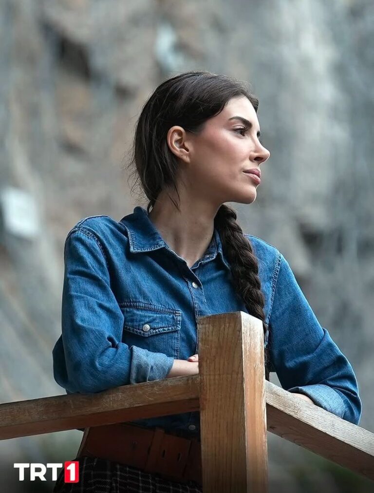 First Look at OGM Pictures’ New Series 'Taşacak Bu Deniz', Starring ...