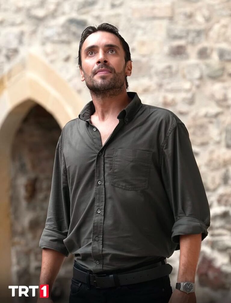 First Look at OGM Pictures’ New Series 'Taşacak Bu Deniz', Starring ...